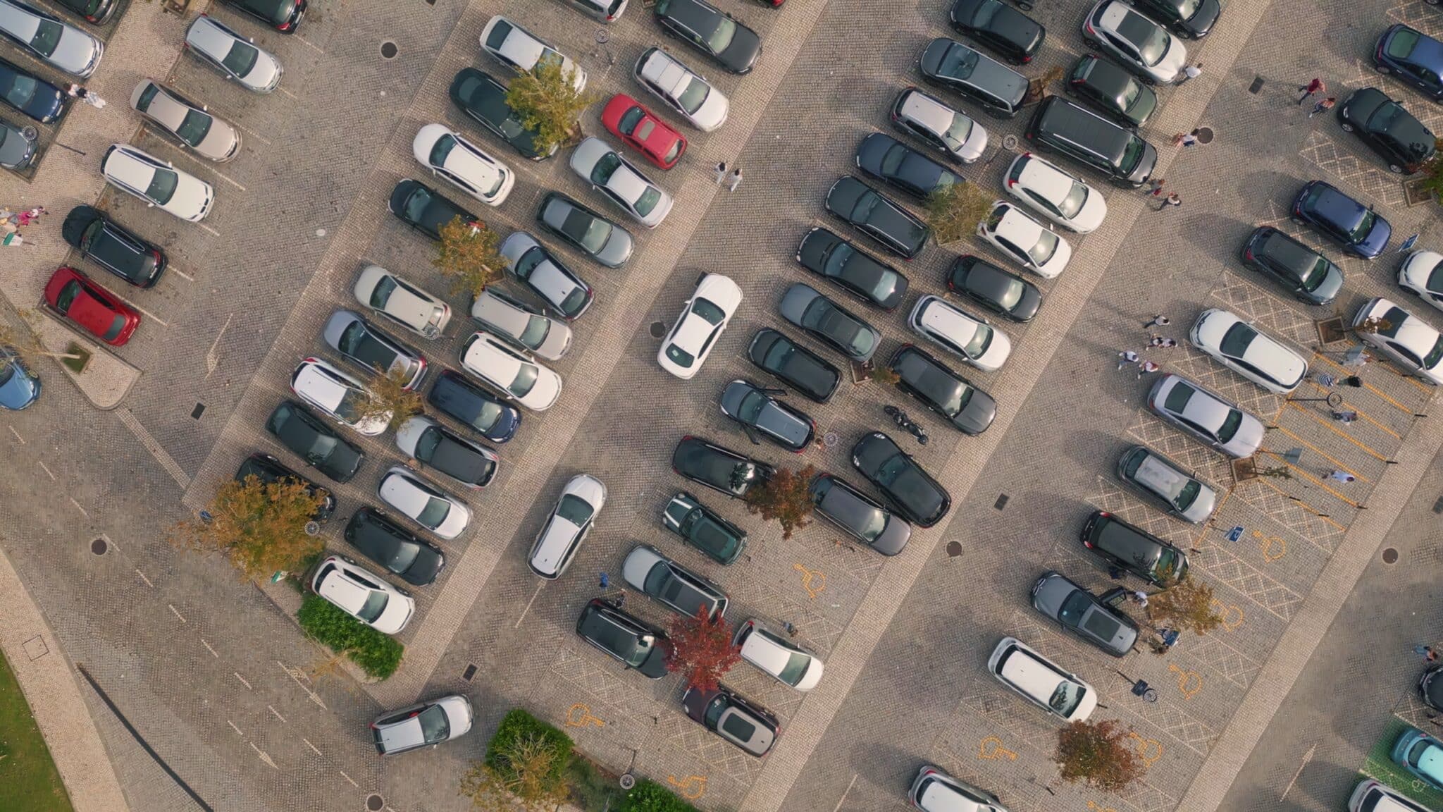 Parking Lot Safety: Tips for Preventing Accidents & Injuries - JADA ...